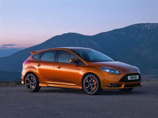 В Париже Ford представил Focus ST Concept