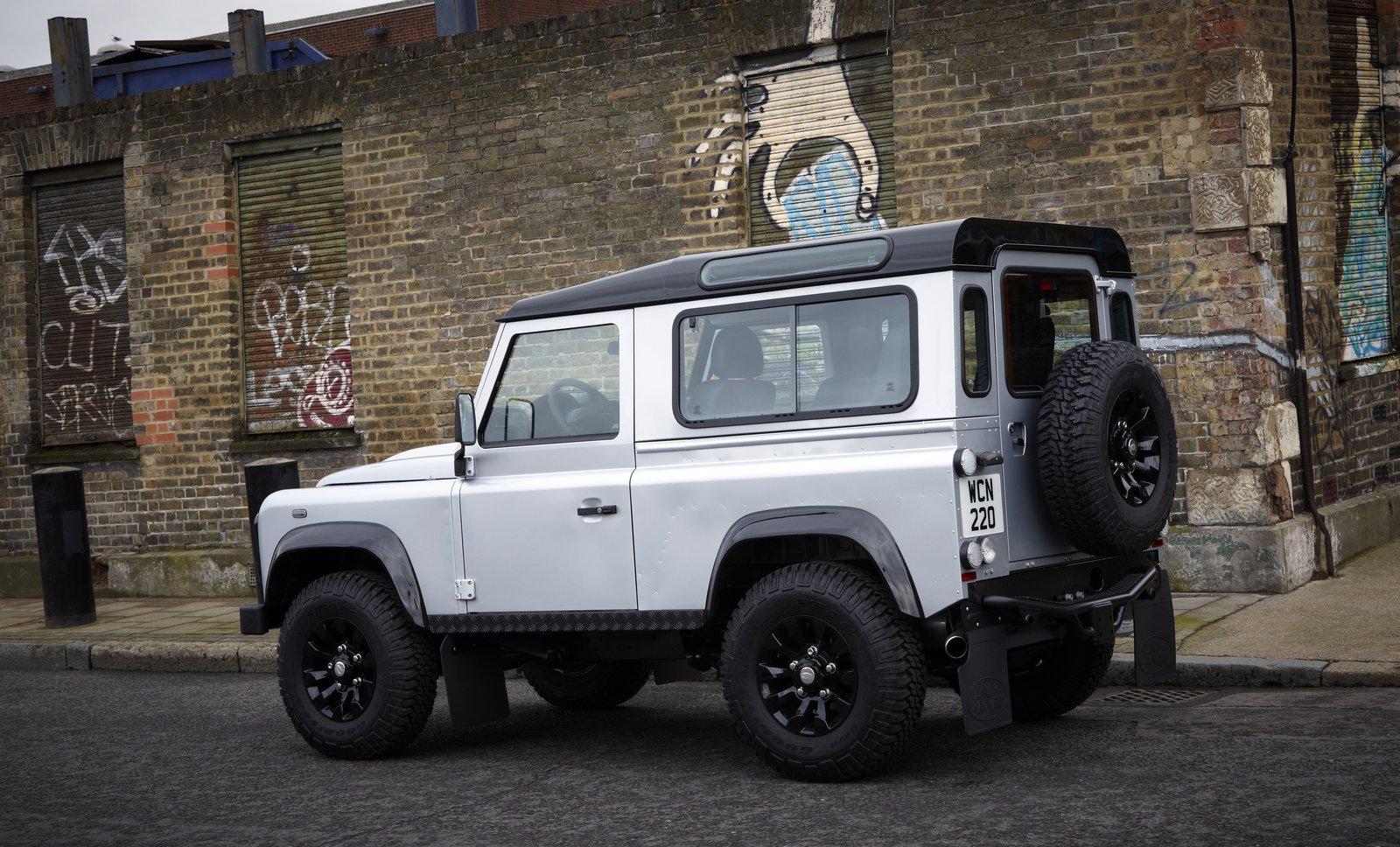 В Брюсселе представили Land Rover Defender X-Tech