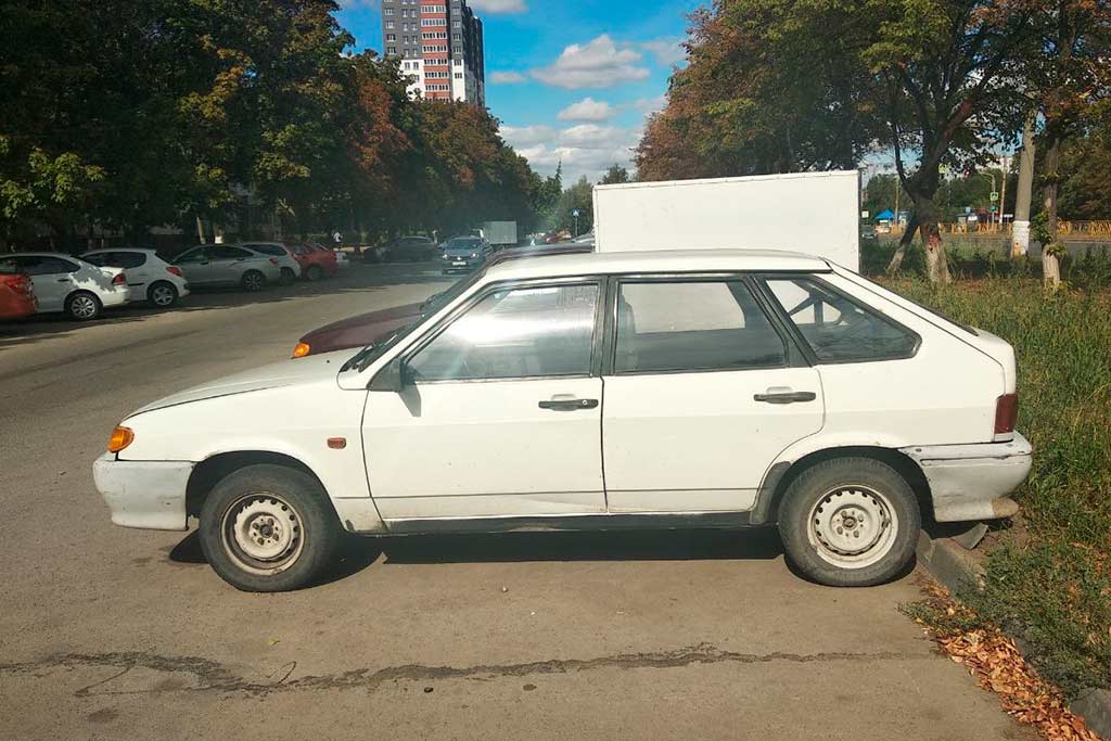 В Тольятти замечен редкий прототип Lada Samara, построенный еще в ...
