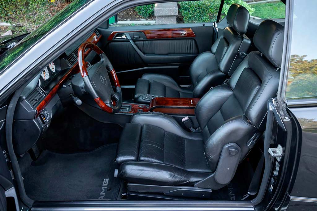 Купе Mercedes-Benz 300CE-24 1992 года от AMG продали с молотка за 18,5 ...