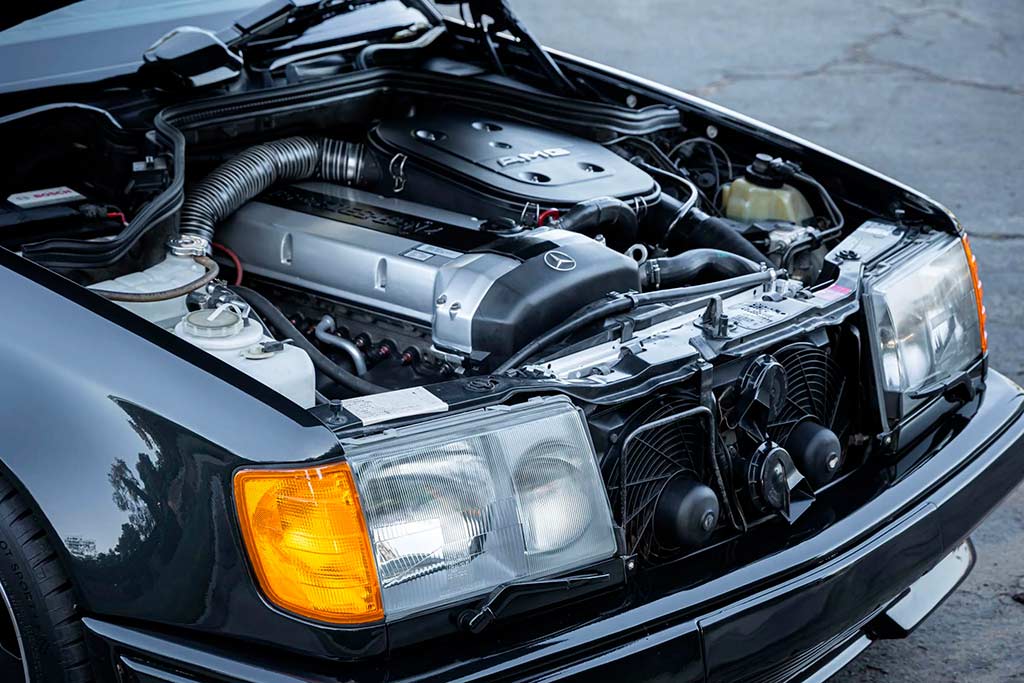 Купе Mercedes-Benz 300CE-24 1992 года от AMG продали с молотка за 18,5 ...